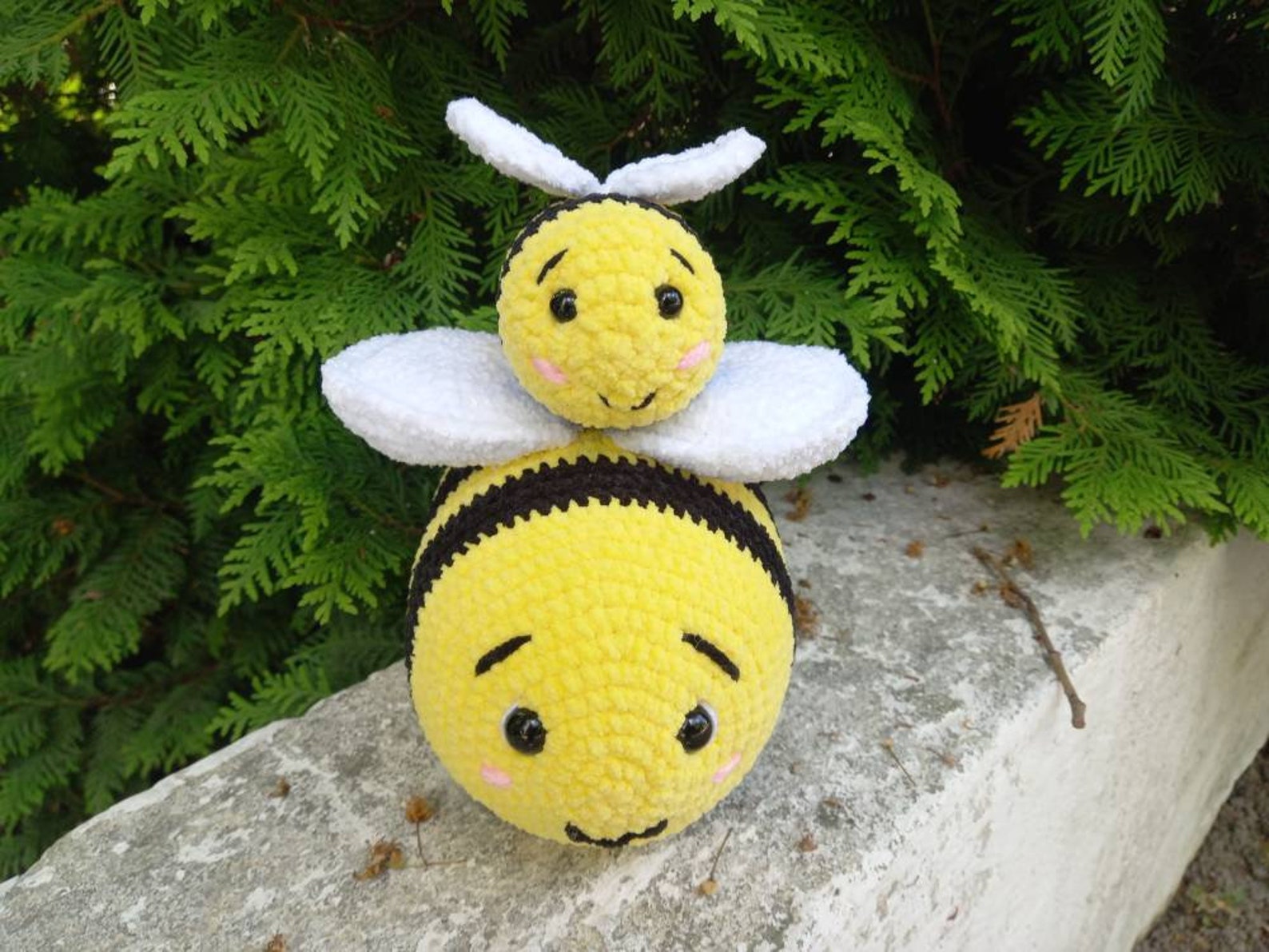 Fluffy Crochet Bee. Crochet Plushie Bee. Crochet Bee Amigurumi. Crochet ...