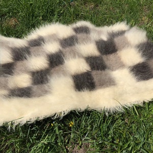 Handwoven Organic Sheep Wool Throw Blanket: Warm Bedding Decor (48x35 ...