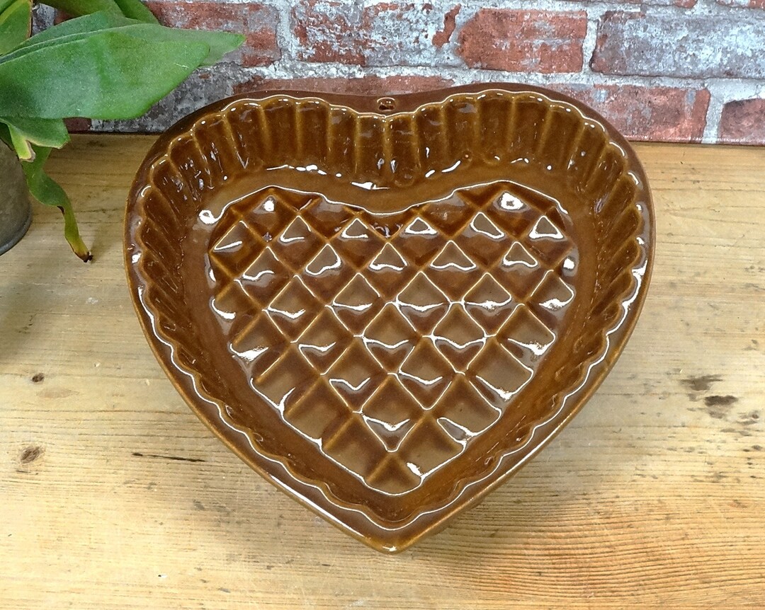 Vintage Ceramic Cake Pan, Baking Pan Heart Country House Kitchen ...