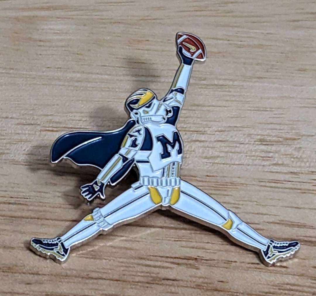 University of Michigan Wolverines Football JUMP TROOPER Pin V2 Star ...