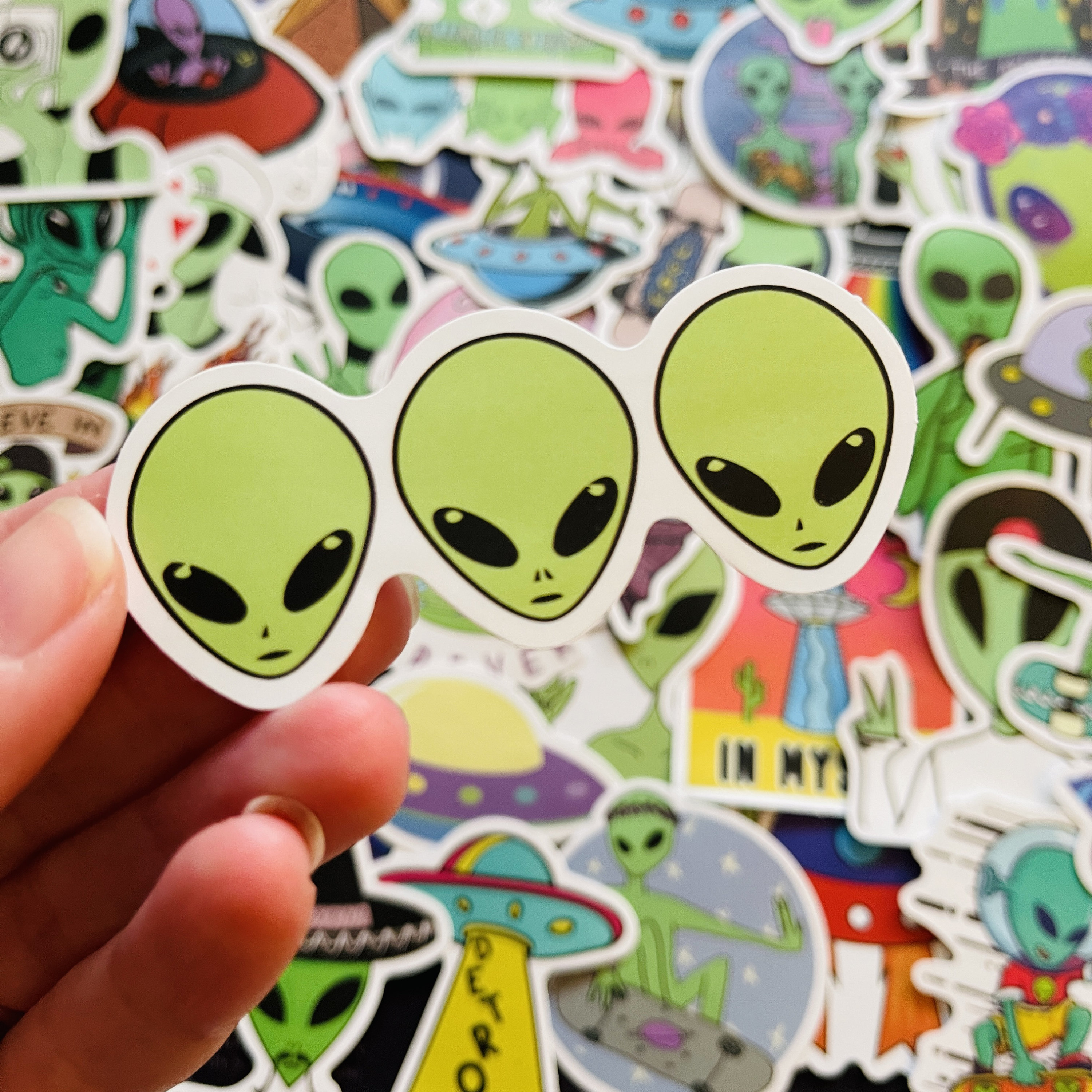 25/50 Vinyl Funny Alien Stickers Die Cut Decal Set - Etsy