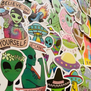 25/50 Vinyl Funny Alien Stickers, Die Cut Decal Set, Waterproof ...