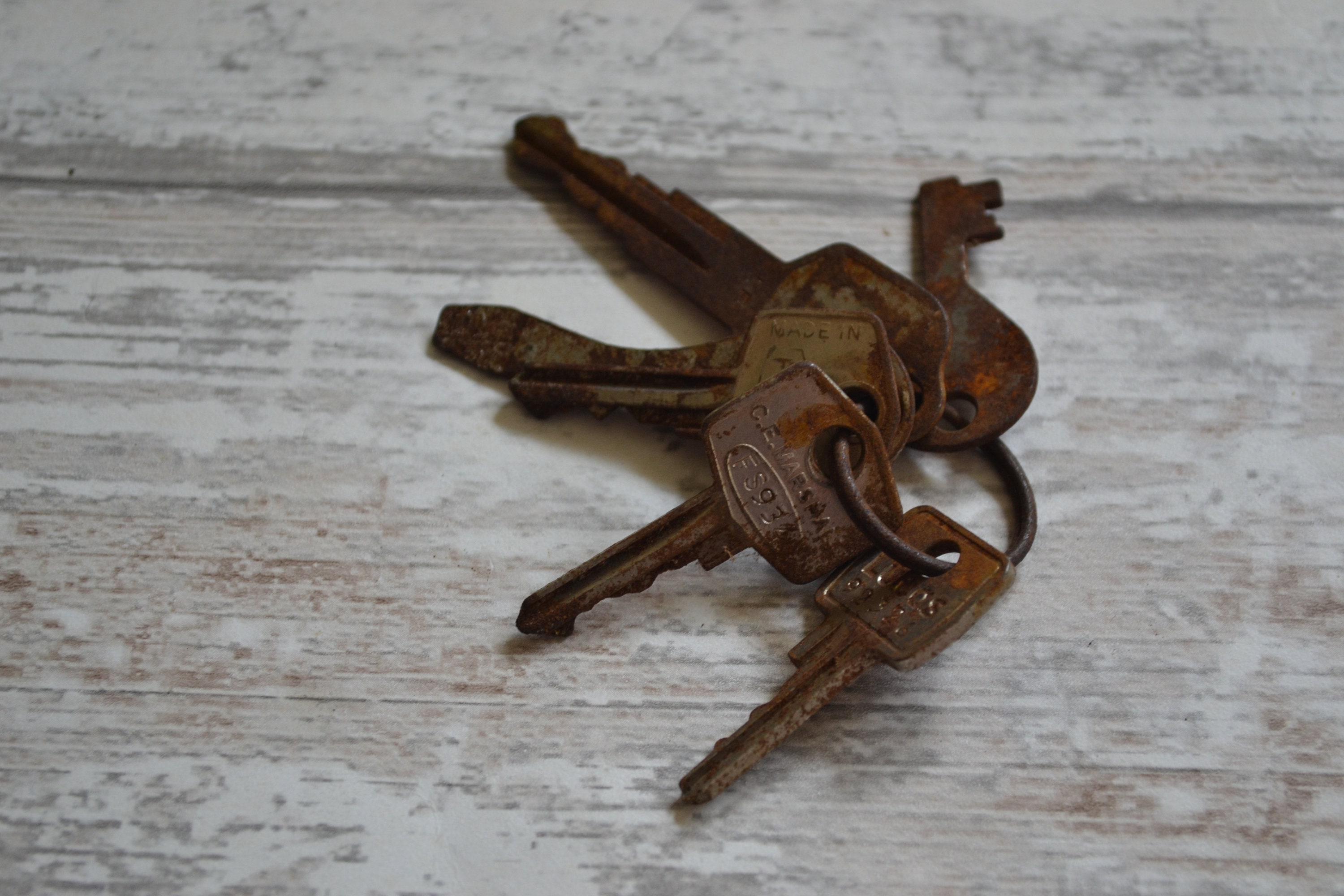 6 X Vintage Rusty Assorted Small Keys - Etsy