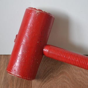Vintage Red Painted Wooden Mallet - 6" X 2 1/2" Round Head With 15 ...