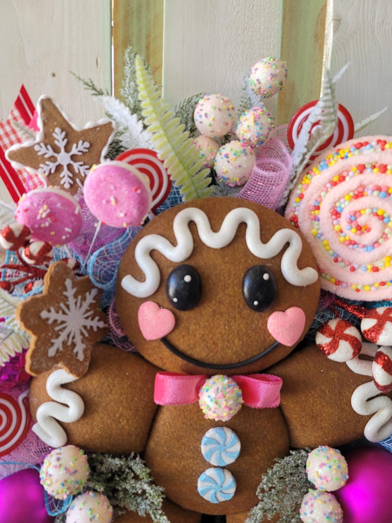 Gingerbread Man Christmas Wreath: Whimsical Candyland Front Door Decor ...
