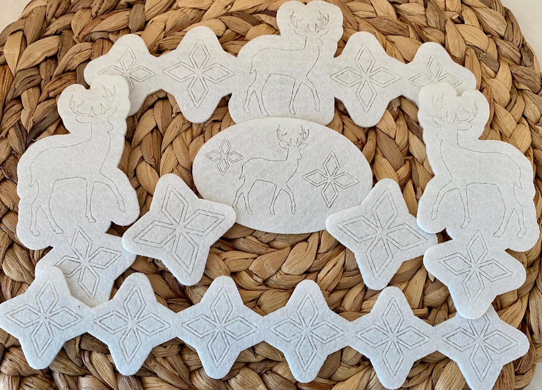 Deer Regalia Beading Pattern, Beading Designs, Felt#71 Beading Pattern ...