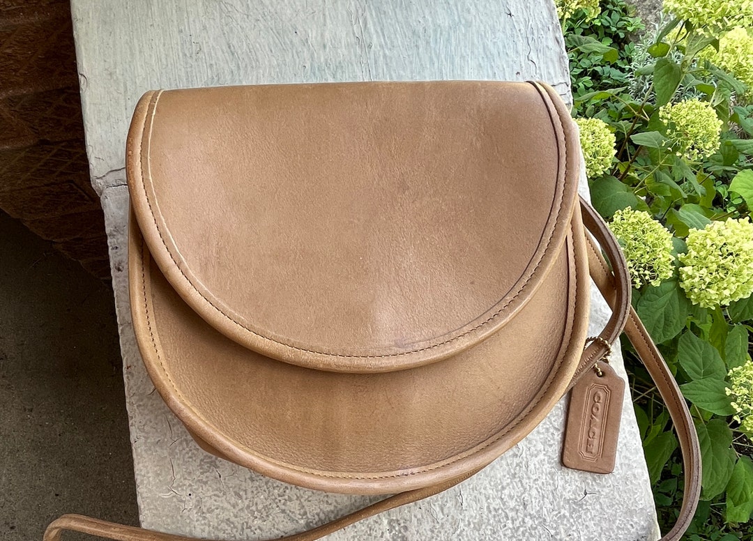 COACH Vintage 90s USA Casey Butterscotch Light Tan Rounded Snap Leather ...