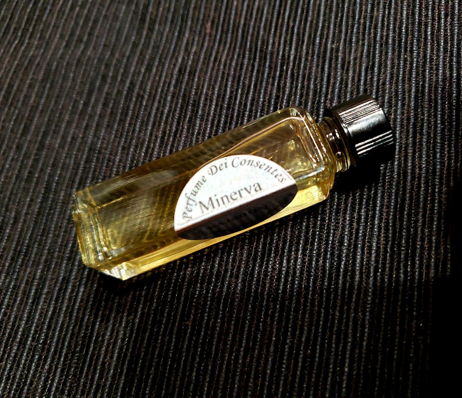 Perfume minerva. Borneo Oud Mysore Sandalwood Atlas - Etsy