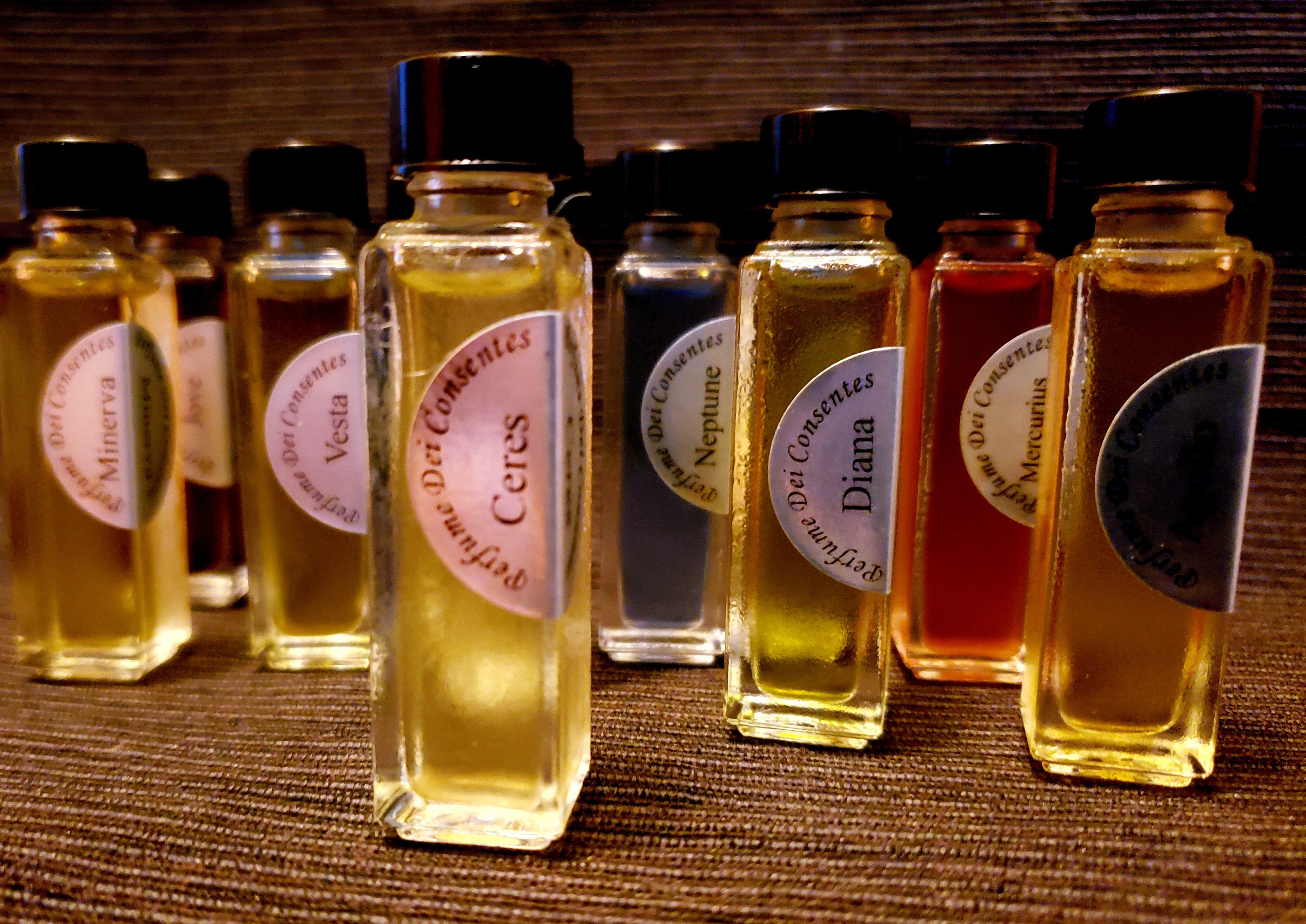 Perfume “ceres”. Wood Notes, Copabia, Texas Cedarwood, Virginia ...