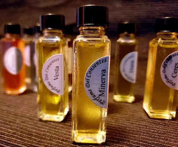 Perfume minerva. Borneo Oud Mysore Sandalwood Atlas | Etsy