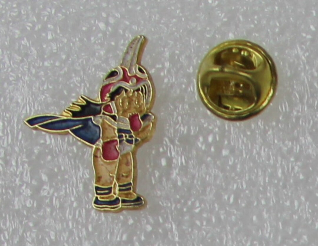 1986 CHICHI Lapel Pin Dragon Ball Vintage Import 2.75 X 2 Cm (1.1" X 0. ...