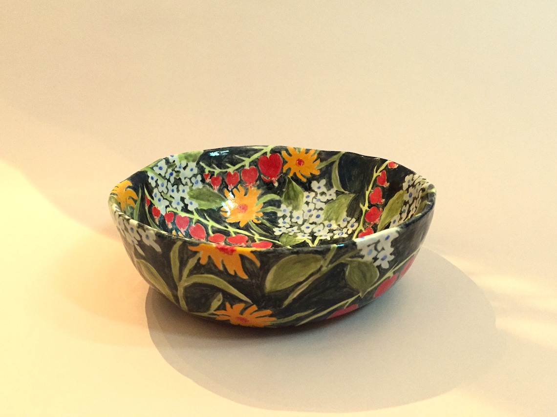 Bleeding Heart Round Bowl Ceramic Serving Bowls Serving - Etsy