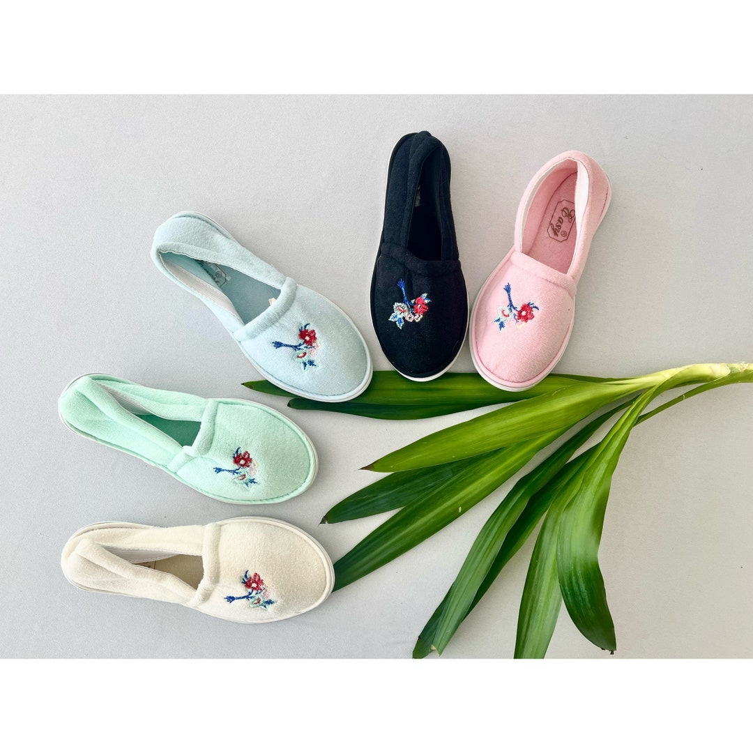 DEADSSTOCK Terry Cloth Slippers With Flower Embroidery - Etsy