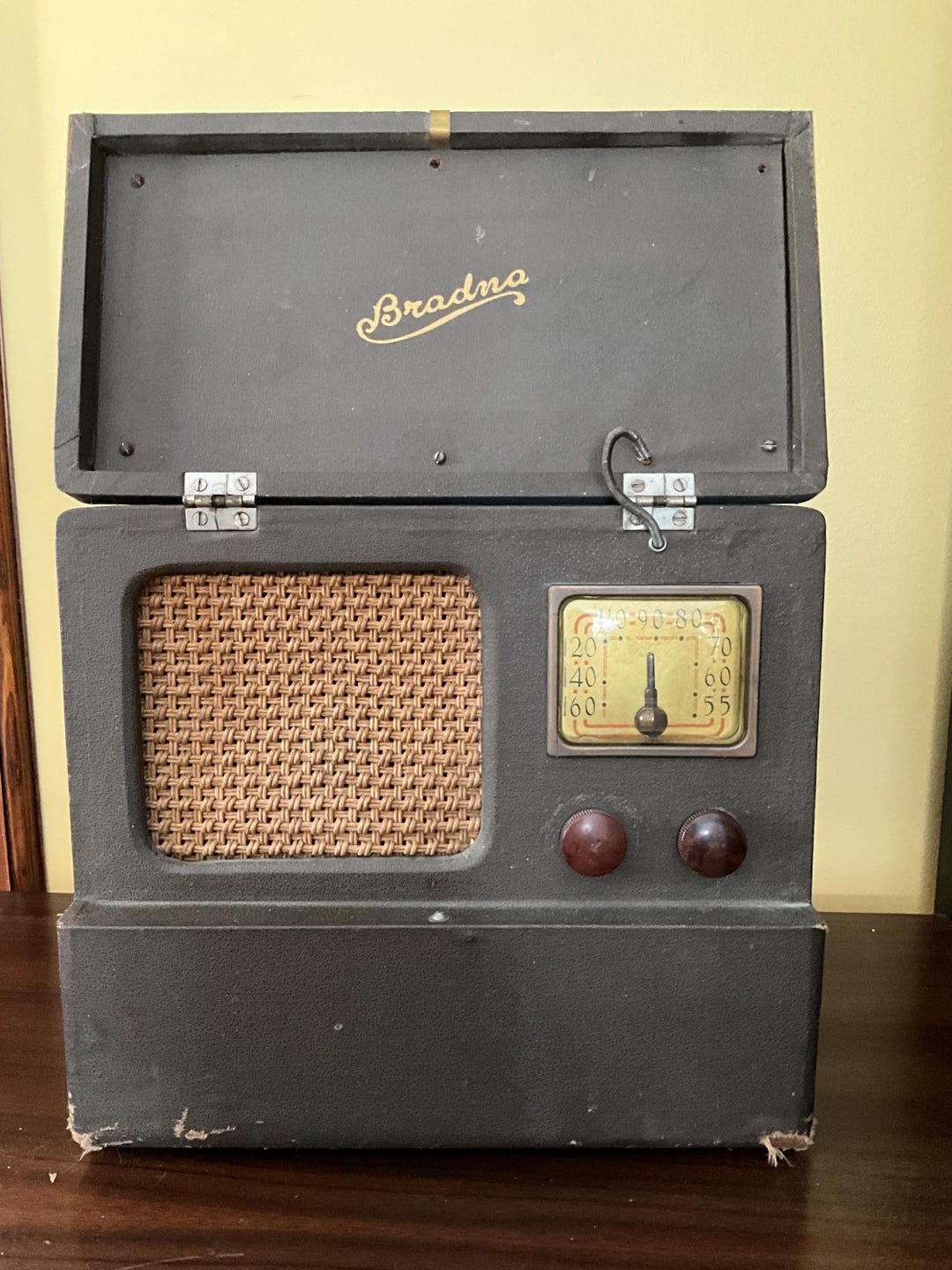 Bradna JBL37 Radio Breadner Co Canada 1947 - Etsy