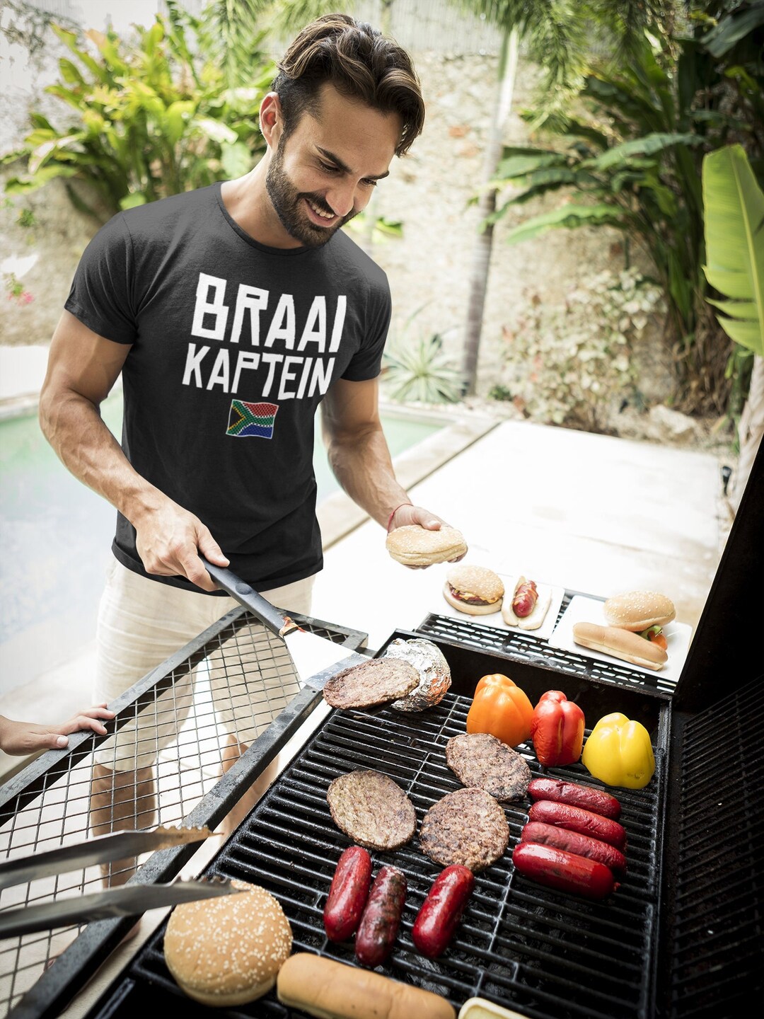 Braai Kaptein South Africa Family BBQ T-shirt | Nou Gaan Ons Braai ...