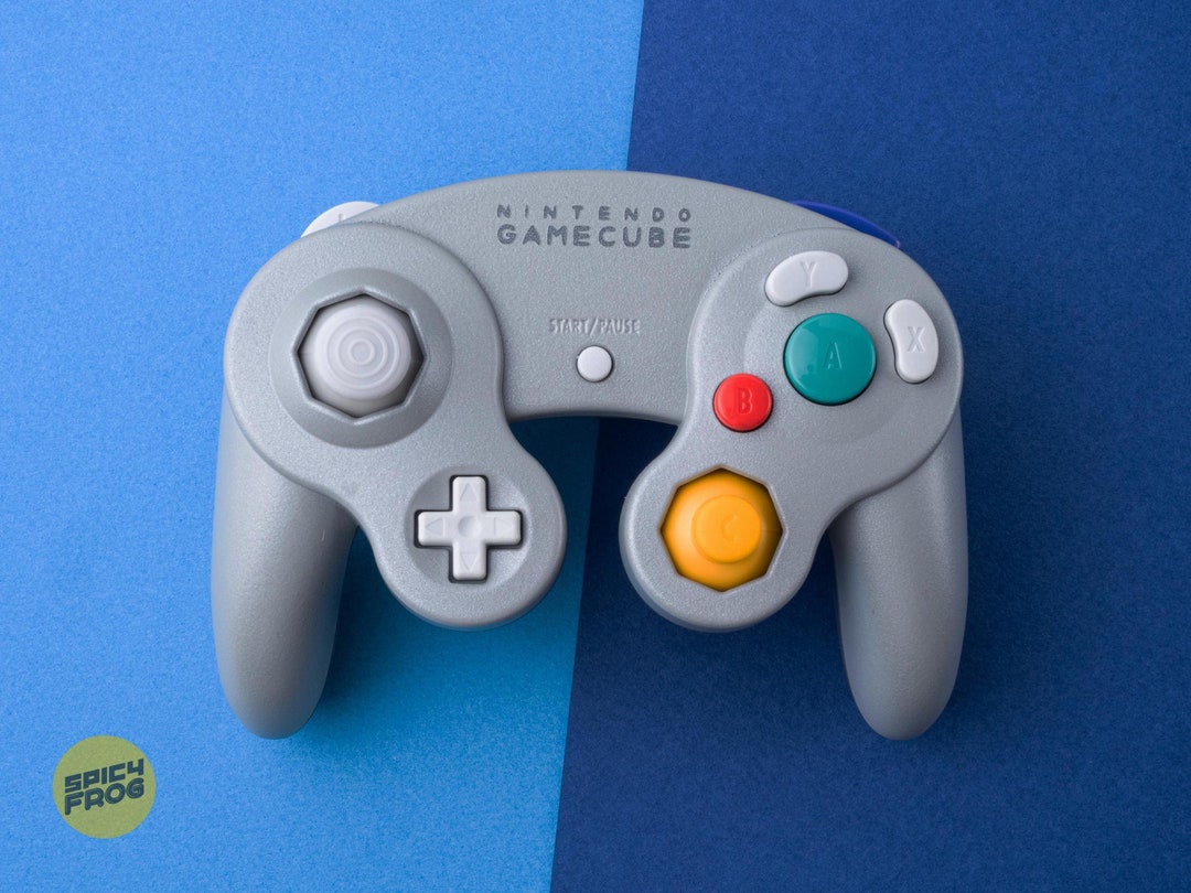 PRE-ORDER Gamecube Custom Controller Moon and Stars / Silver Painted ...