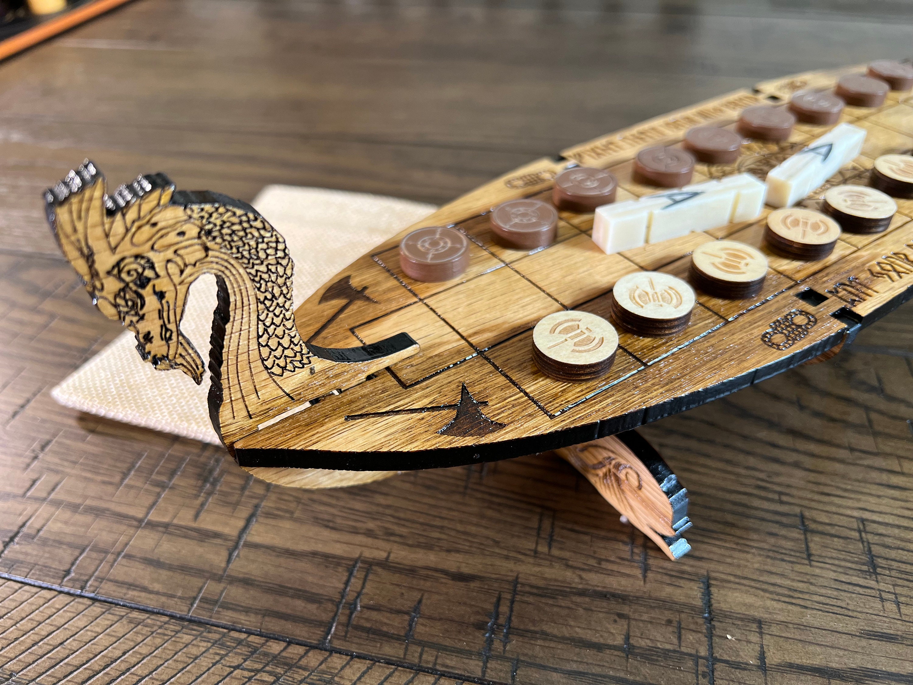 Daldos | Daldøs | Viking 'running/chase' Board Game | Bone Dice - Etsy