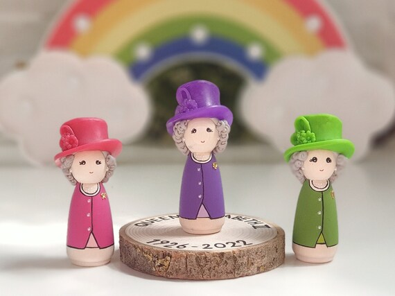 Queen Elizabeth Memorial Figurine Remembrance Gift Table - Etsy