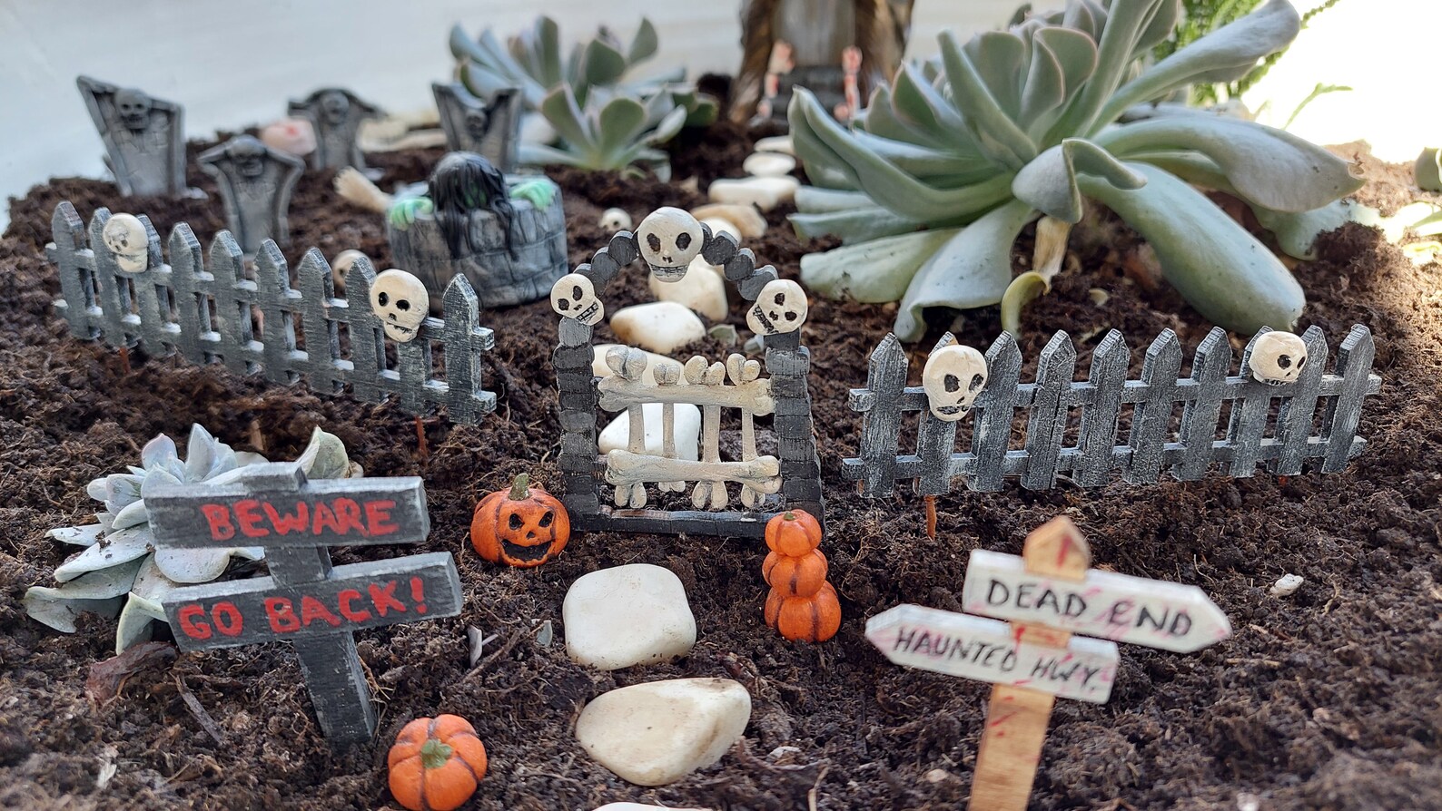 Graveyard Gate Cemeterrarium Miniature Kit, Creepy Haunted Fairy Garden ...