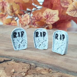 Miniature Tombstones, 3 Pieces Mini Grave Stones Halloween Dollhouse ...