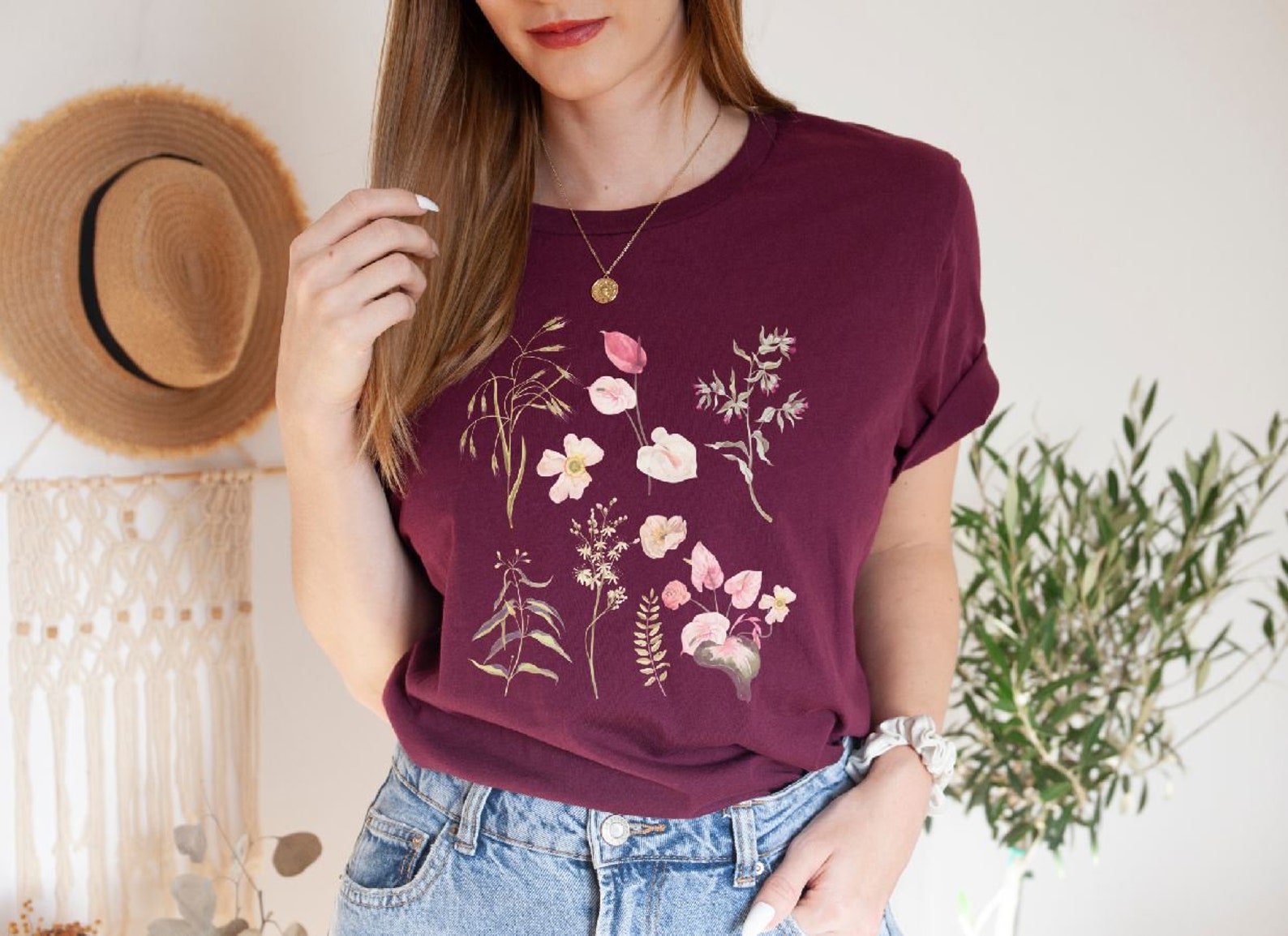 Flower T-shirt / Gift for Her / Women Trendy Tshirt / Spring Concept ...