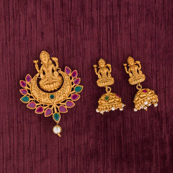 Antique Pendent Set - Etsy