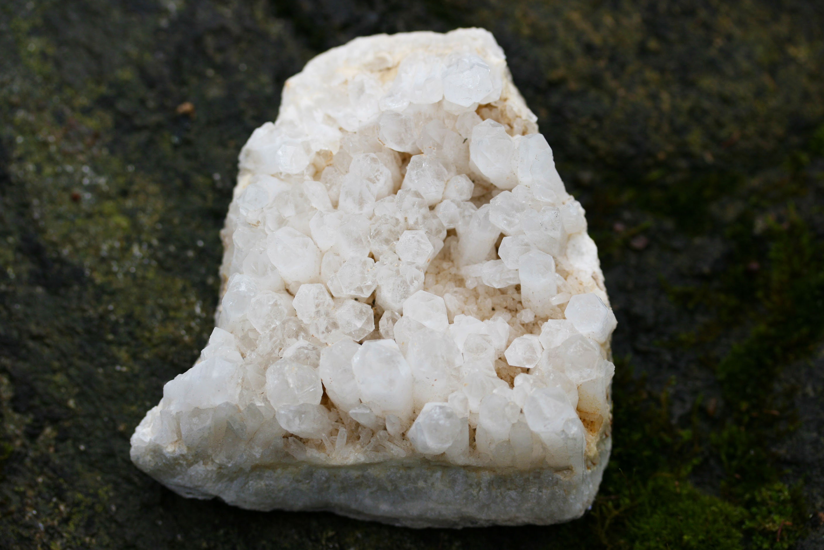 Cristal de cuarzo claro natural, racimo de cuarzo transparente, geodo ...