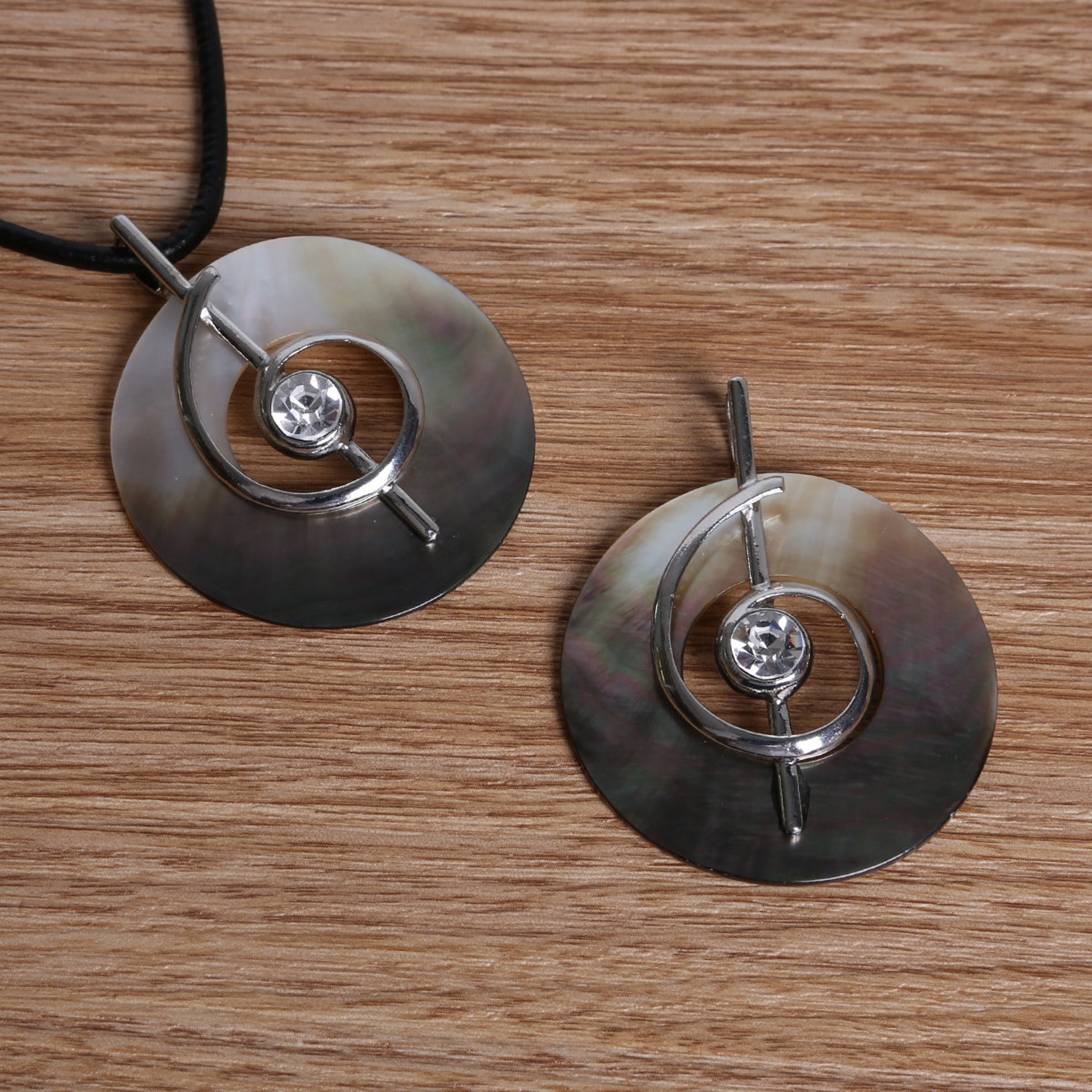 Music Symbol Shape Charms Pendant, Crystal Natural Round Mother of ...