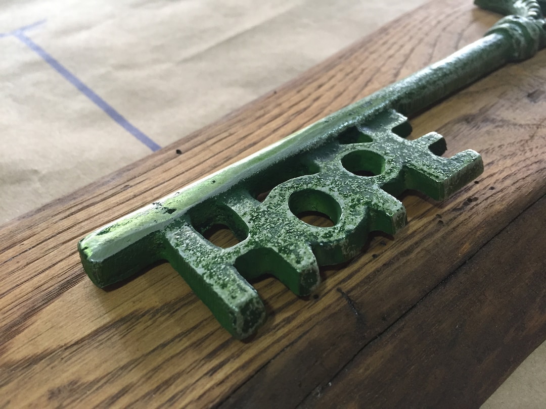 KEY for HOPE Wall Accessory Wall Decor Cast Metal Massive Wood Home ...