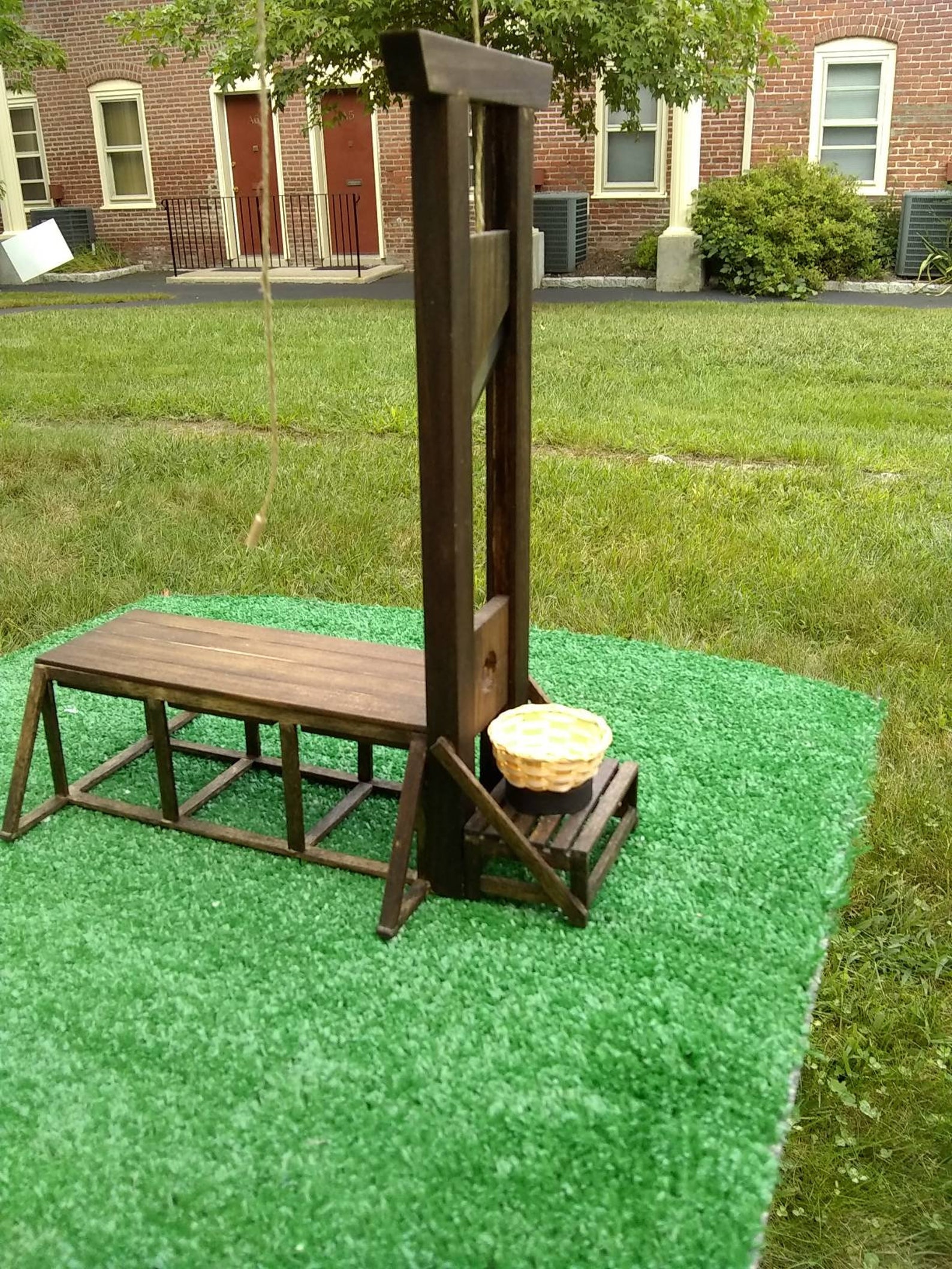 Mini Guillotine w/working slide and removable basket | Etsy