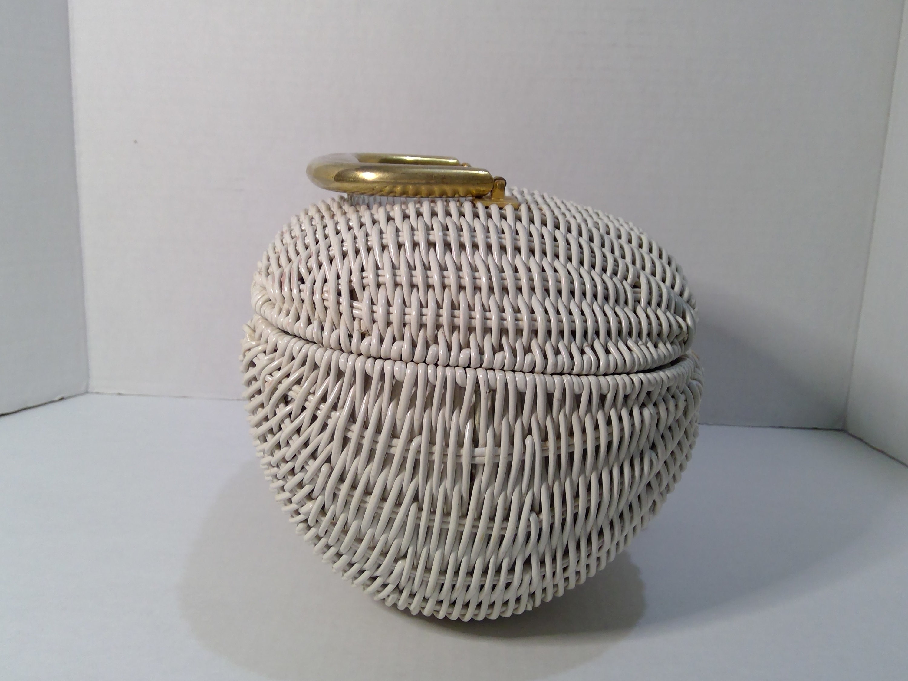 Vintage Rare White Wicker Bubble Purse With Brass Hardware - Etsy