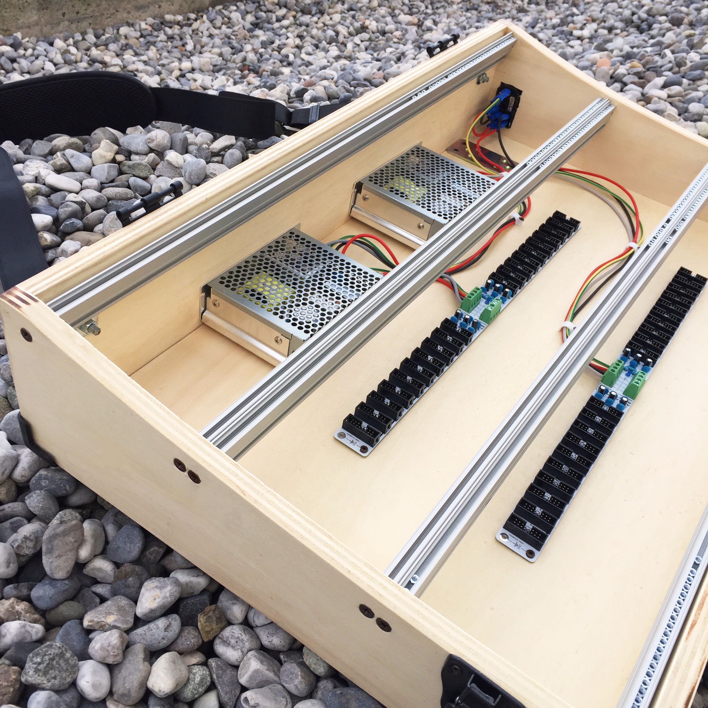 9U EURORACK CASE POWERED 84 or 104 or 126 hp patched | Etsy