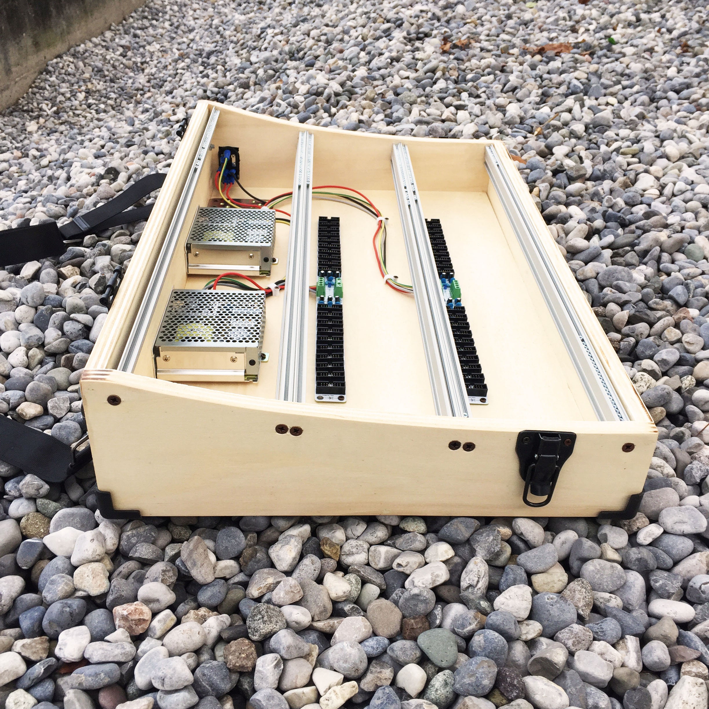 9U EURORACK CASE POWERED 84 or 104 or 126 hp patched | Etsy