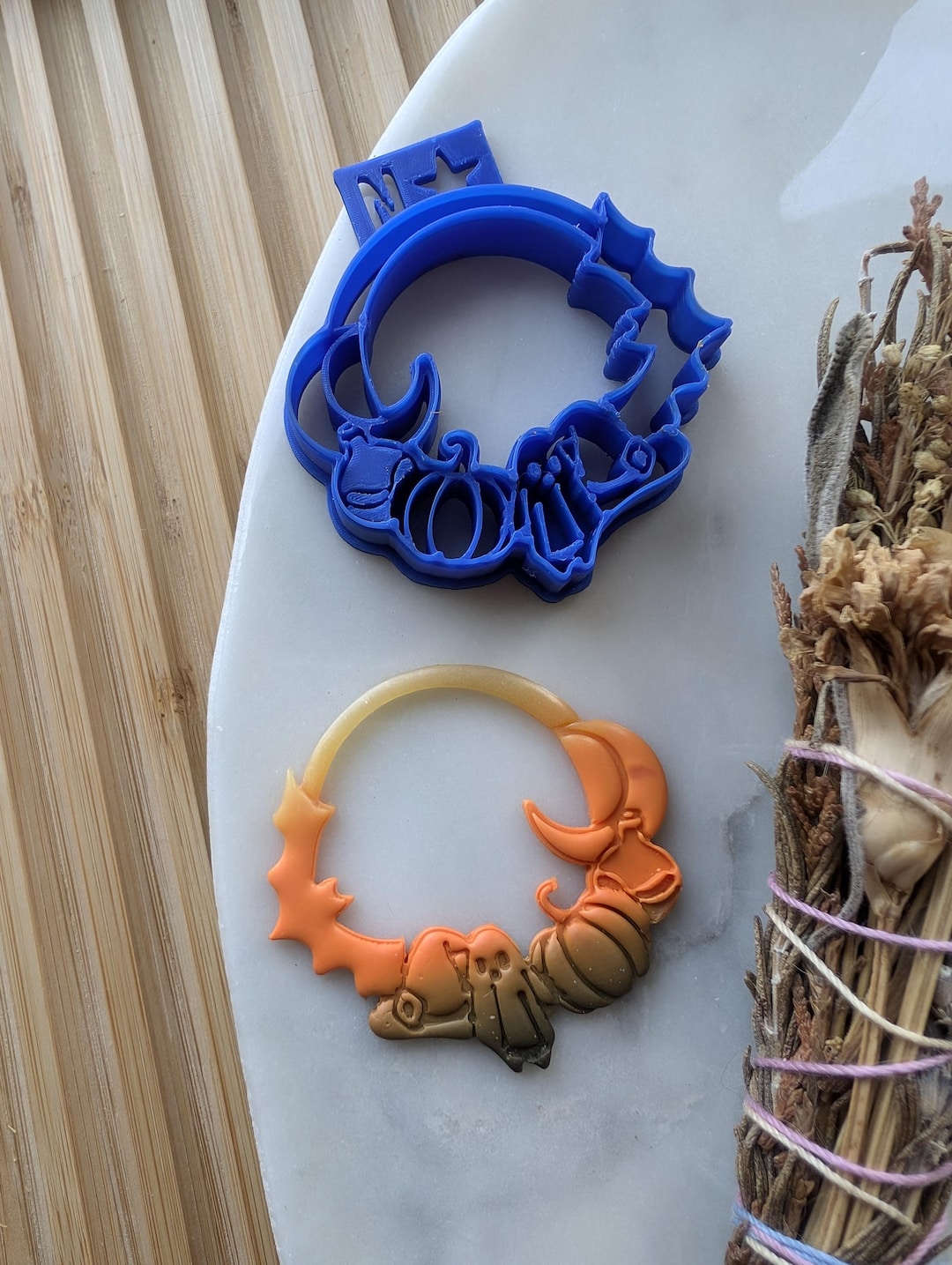 Halloween Circle Wreath Embossed Sharp Clay Cutter - Etsy