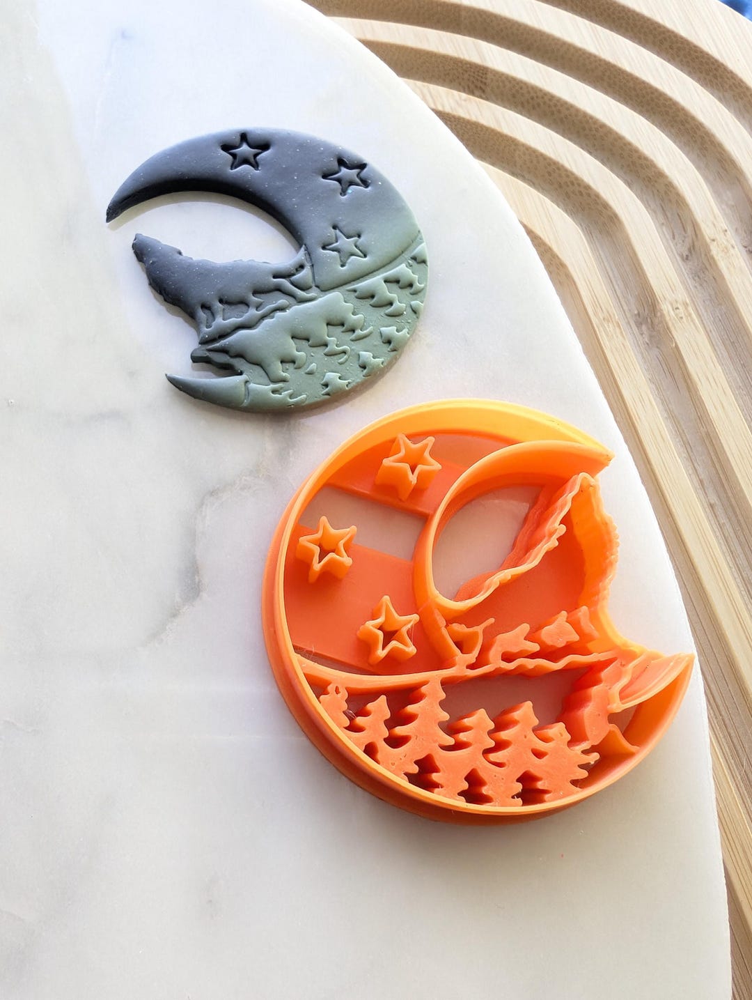 Wolf on a Cliff in Crescent Moon Sharp Clay Cutter - Etsy