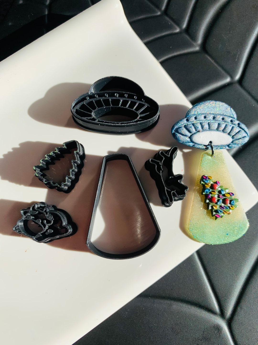 UFO Alien Spaceship With Cow Cat and Christmas Tree Minis Sharp Clay ...