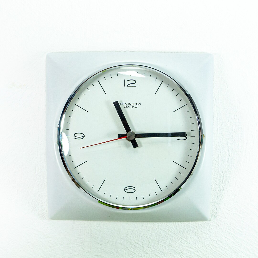 Off-white 1960s Midcentury CERAMIC WALL CLOCK by Remington West Germany ...