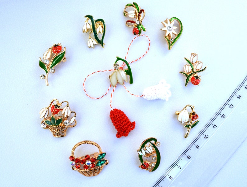 Martisor Tradicional. Martisor Moldávio Romeno. Martisoare alb cu rosu ...