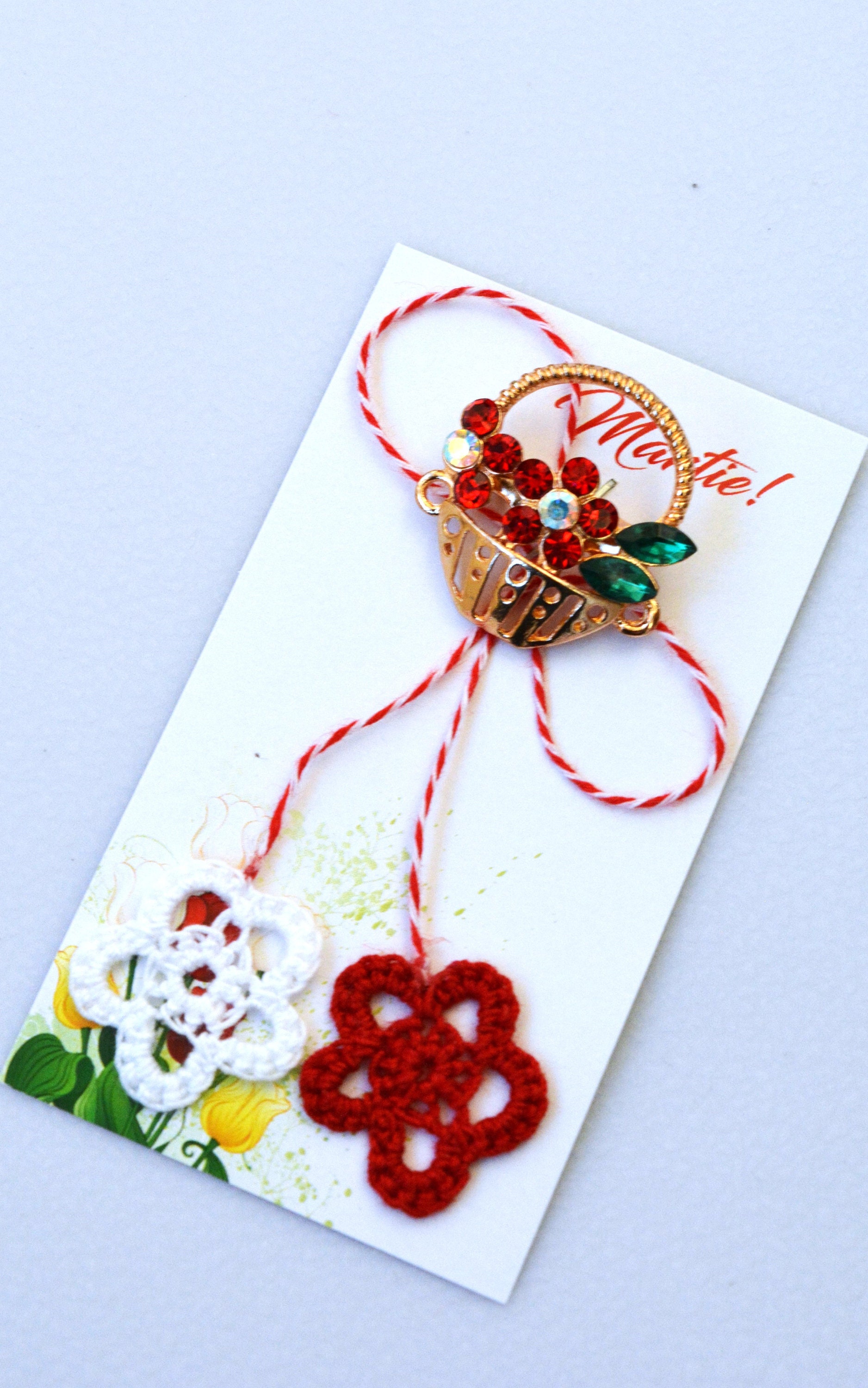 Martenitsa. Märzchen. Martakia. Martisor. Martisoare. Romania Martisor ...