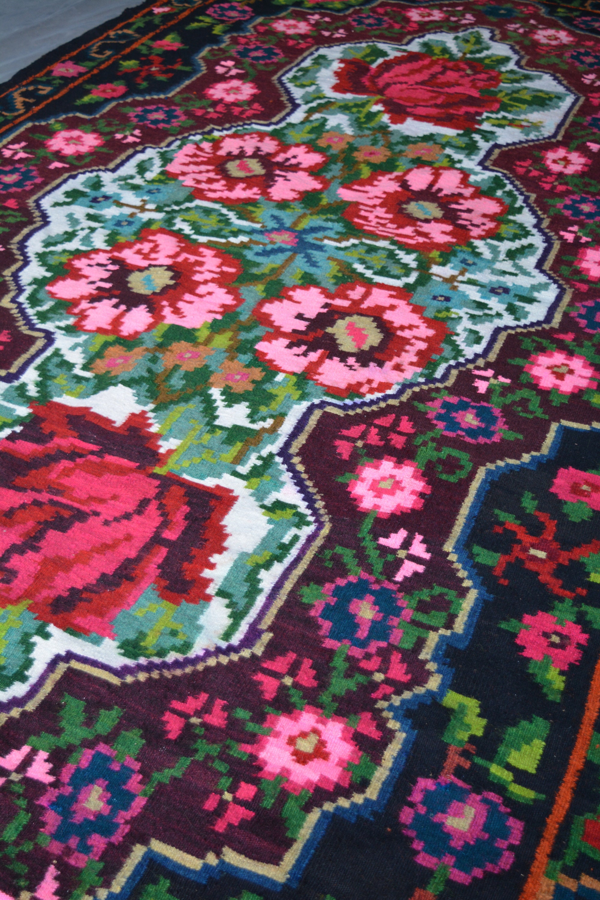 Tapis Moldave. Rose Kilim. Moldavian Rug. Bessarabian Handwoven Runner ...