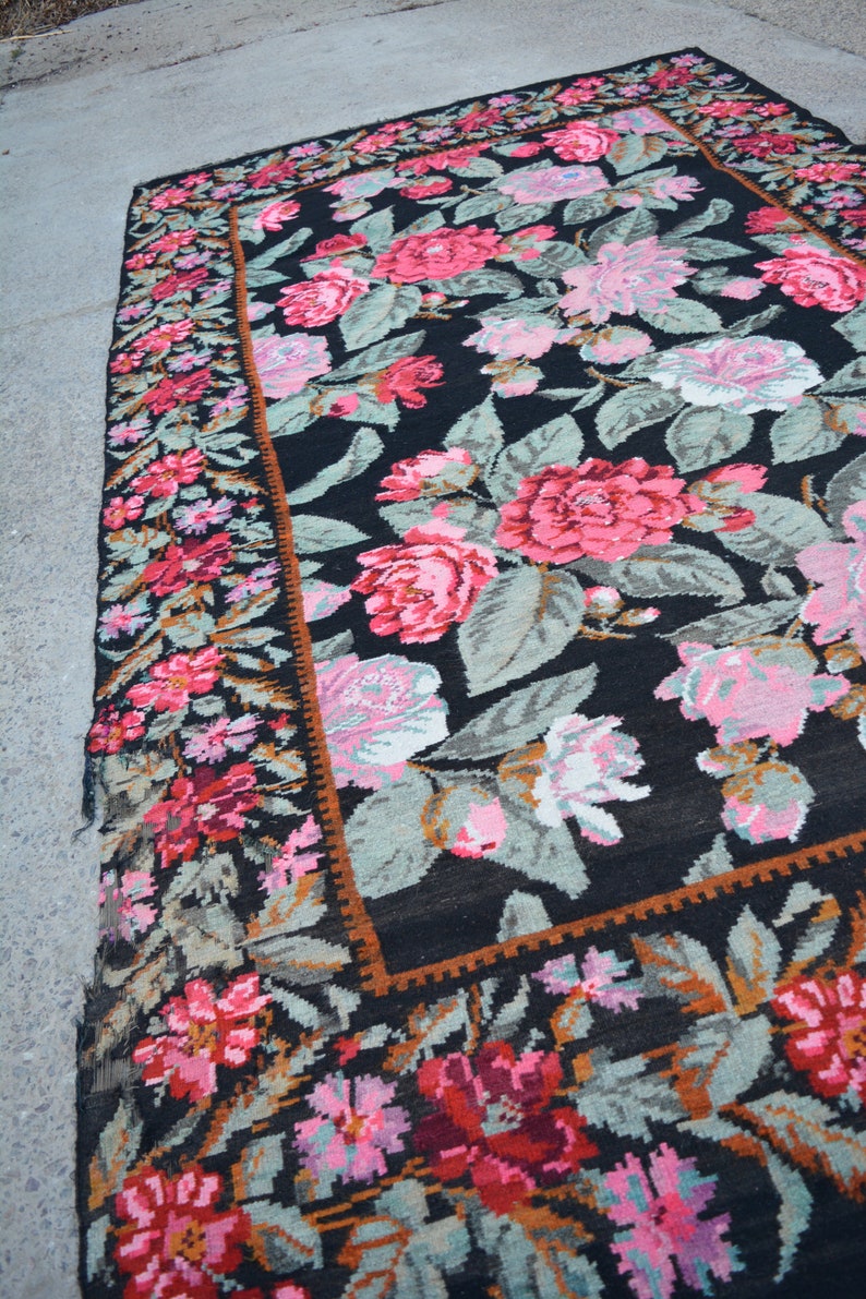 Tappeti Rosa. Tappeto Kilim Moldavia. Rose Kilim Rug. Kilim Rugs ...