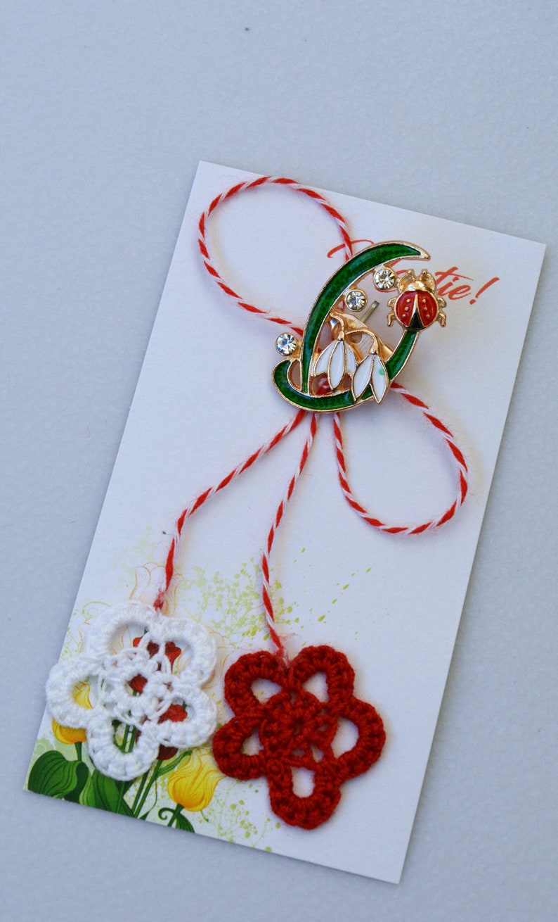 Martisor Tradicional. Martisor Moldávio Romeno. Martisoare alb cu rosu ...