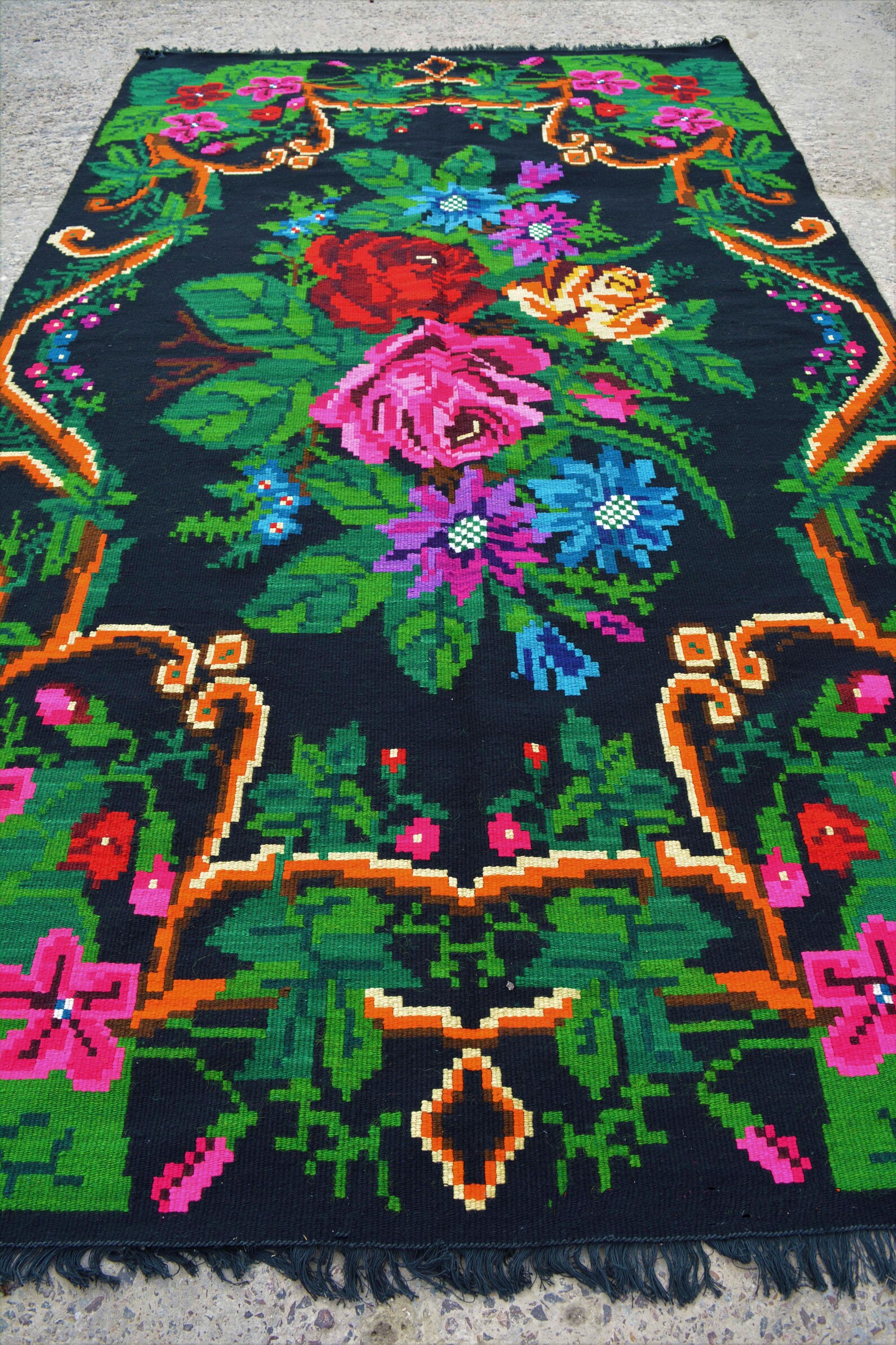 Tapis Moldave. Rose Kilim. Moldavian Rug. Bessarabian Handwoven Runner ...