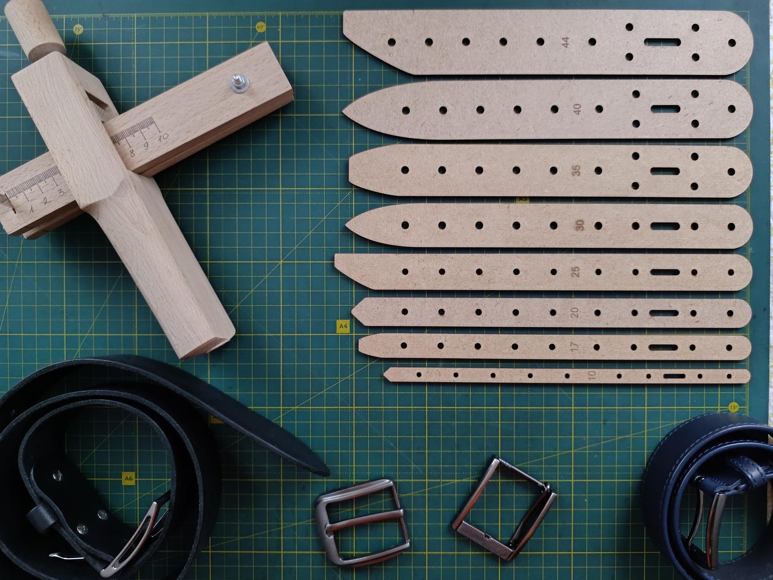 Leather Belt Template (PDF, PNG and Laser Cut File) – Leather Craft ...