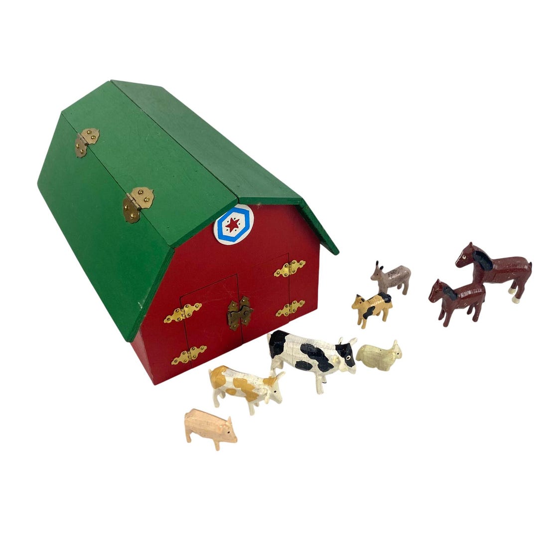 Handmade Miniature Red Barn With Farm Animals Kids Toy Green Roof Latch ...