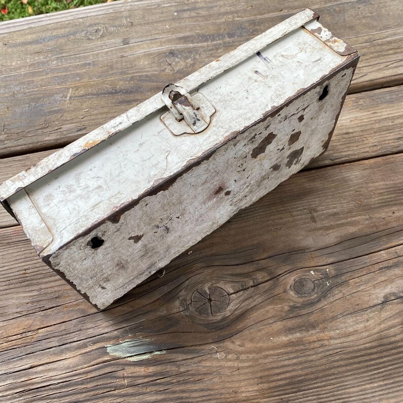 Shabby Metal First Aid Kit Box Wall Mount 60s Vtg Storage Red Cross ...