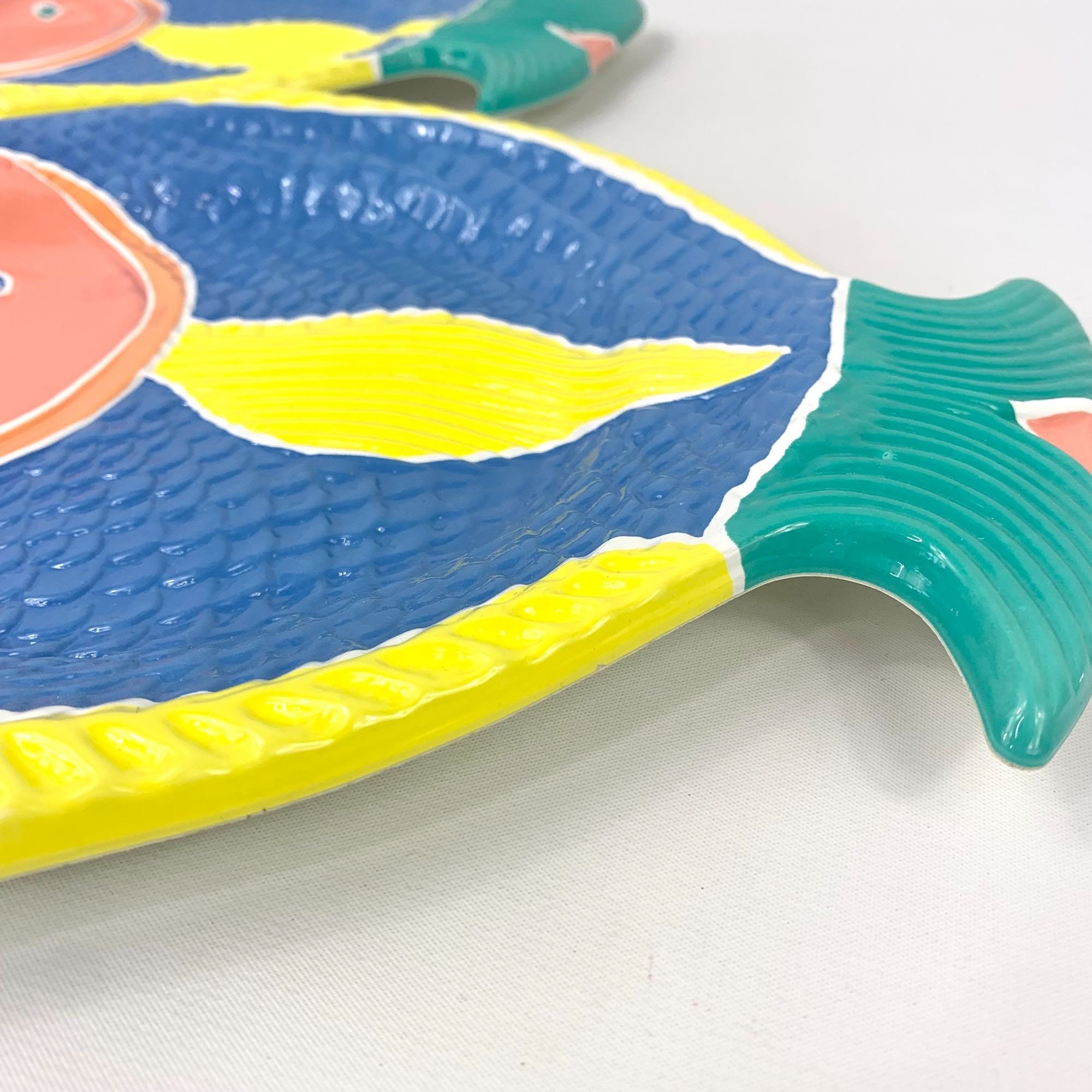 Colorful Hard Plastic 80s Vintage Fish Plates Novelty Picnic Party Kids ...