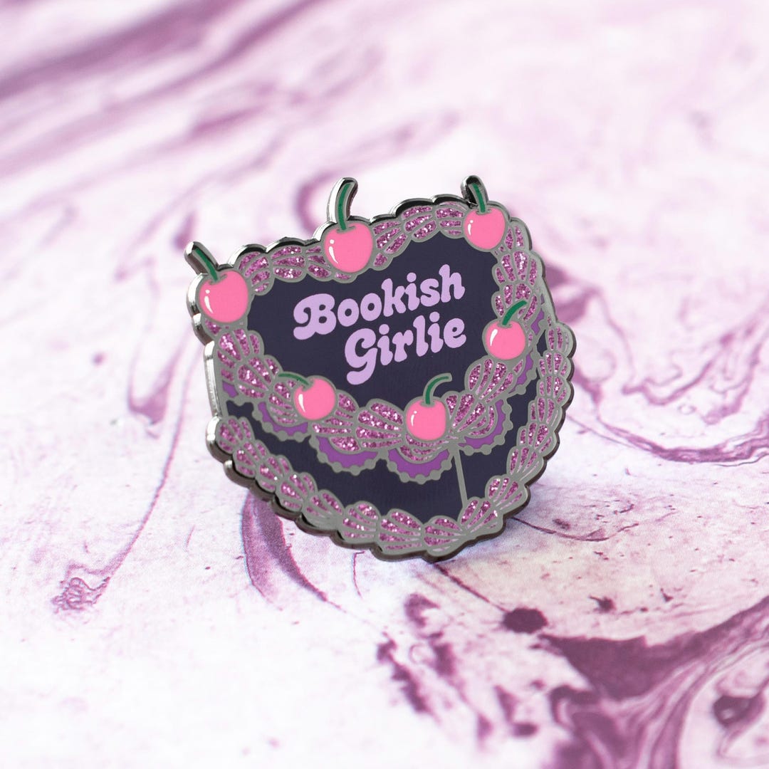 Pin de pastel retro - Bookish Girlie - Chapado en níquel negro - Etsy México