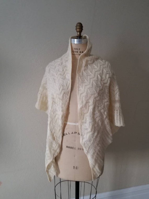 Vintage cream color - Gem