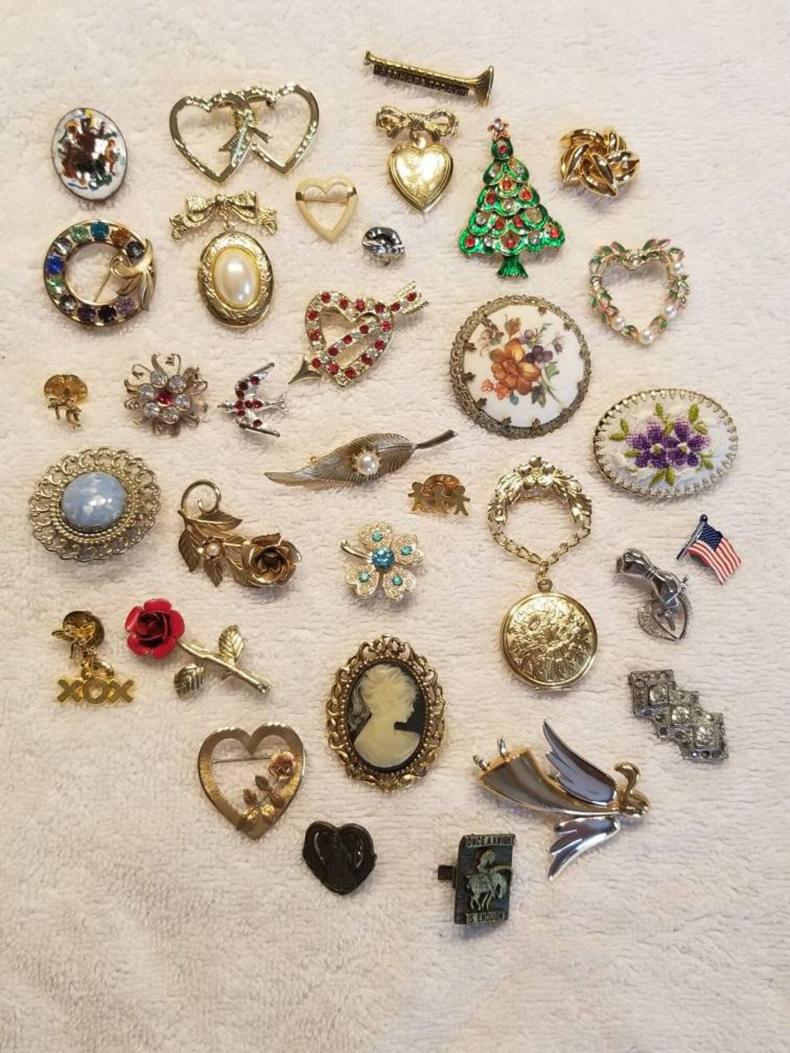 33 Pc Lot Pins, Vintage Costume Jewelry - Etsy